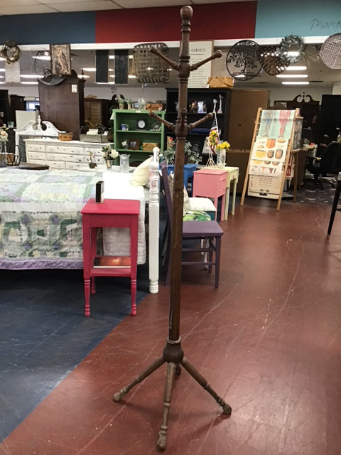 OAK COAT TREE – Consign-it Furniture, LLC